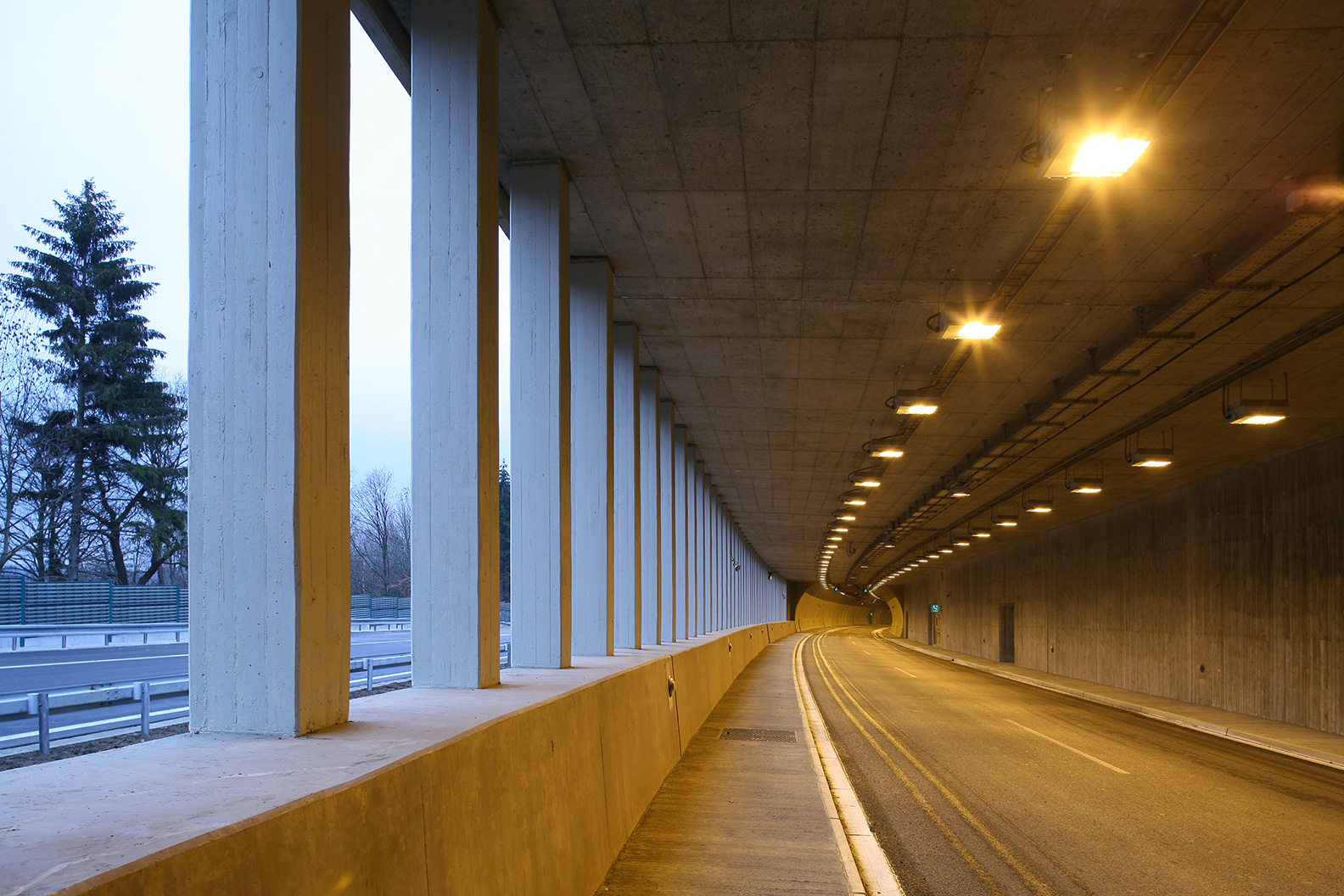 Tunely a geotechnika - V – CON